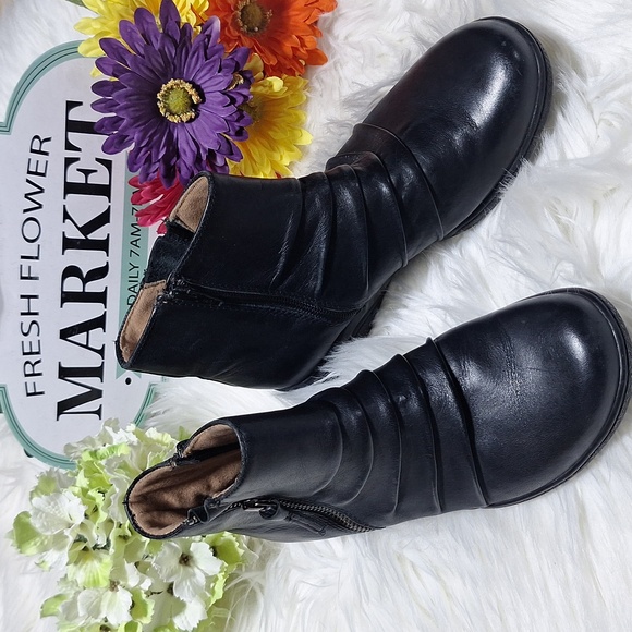 Clarks | Shoes | Clarks Black 75 Leather Ankle Boots With Decorative ...